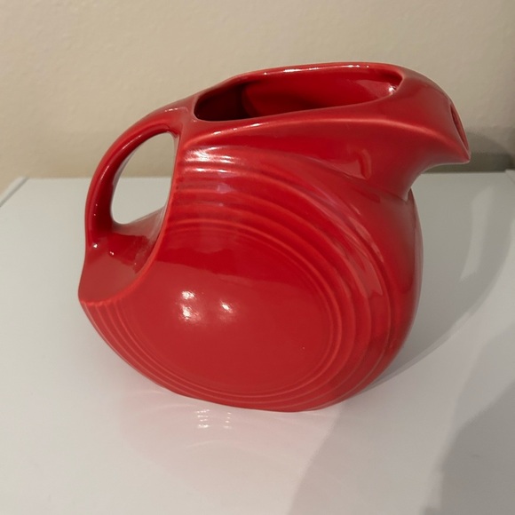 Fiesta | Other | Fiesta Red Scarlett Disc Water Pitcher Fiesta Ware Mcm ...